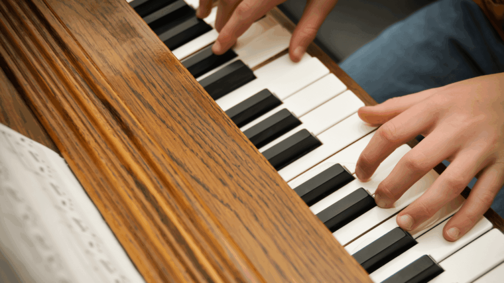 How to Master Blind Touch on Piano｜Beginner Sheet Music | VR Piano, Inc.